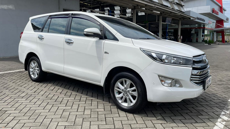 TOYOTA INNOVA V (INNOVA) AT 2016